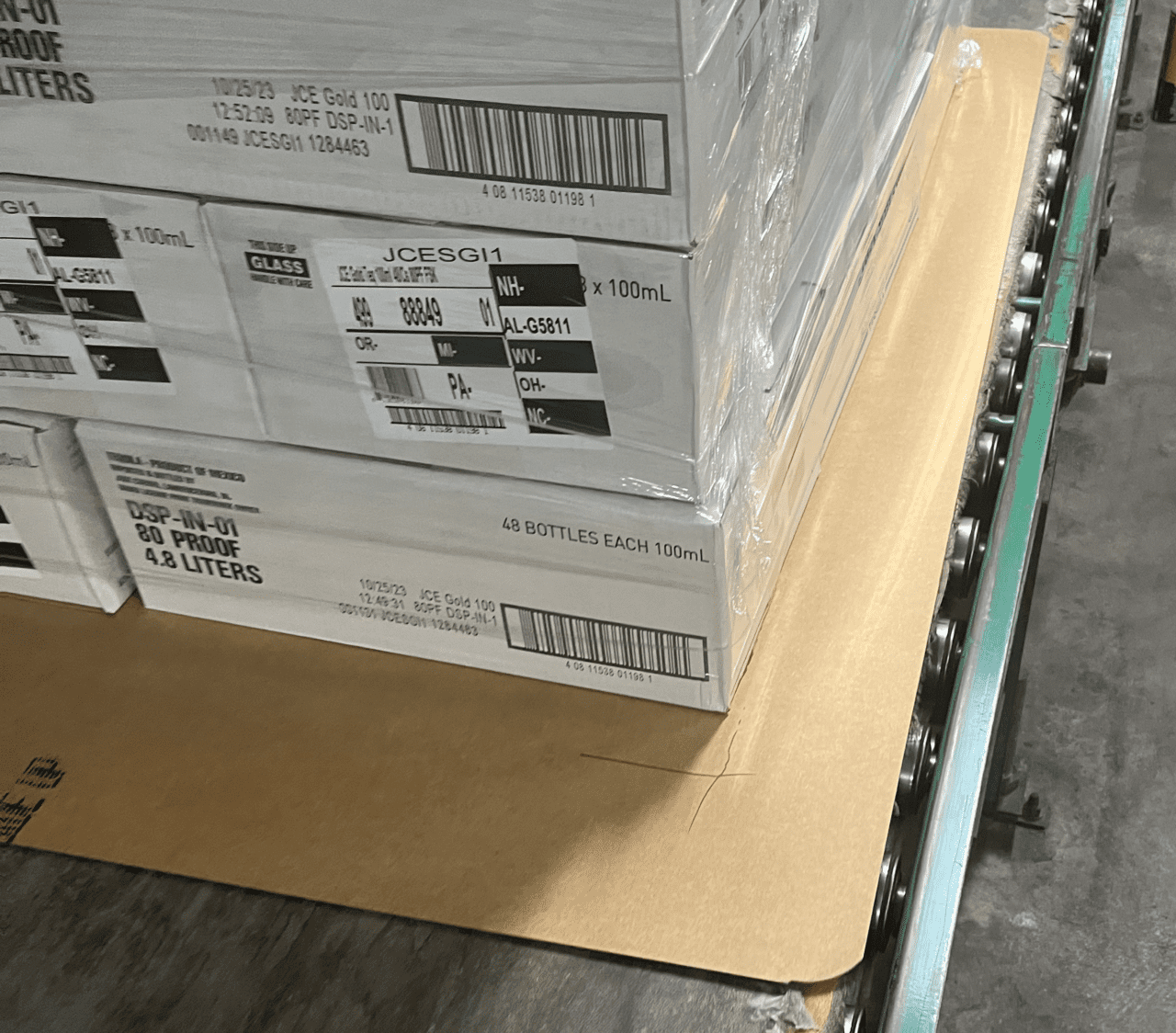 Advantages of Slip Sheets Over Wooden Pallets in Logistics